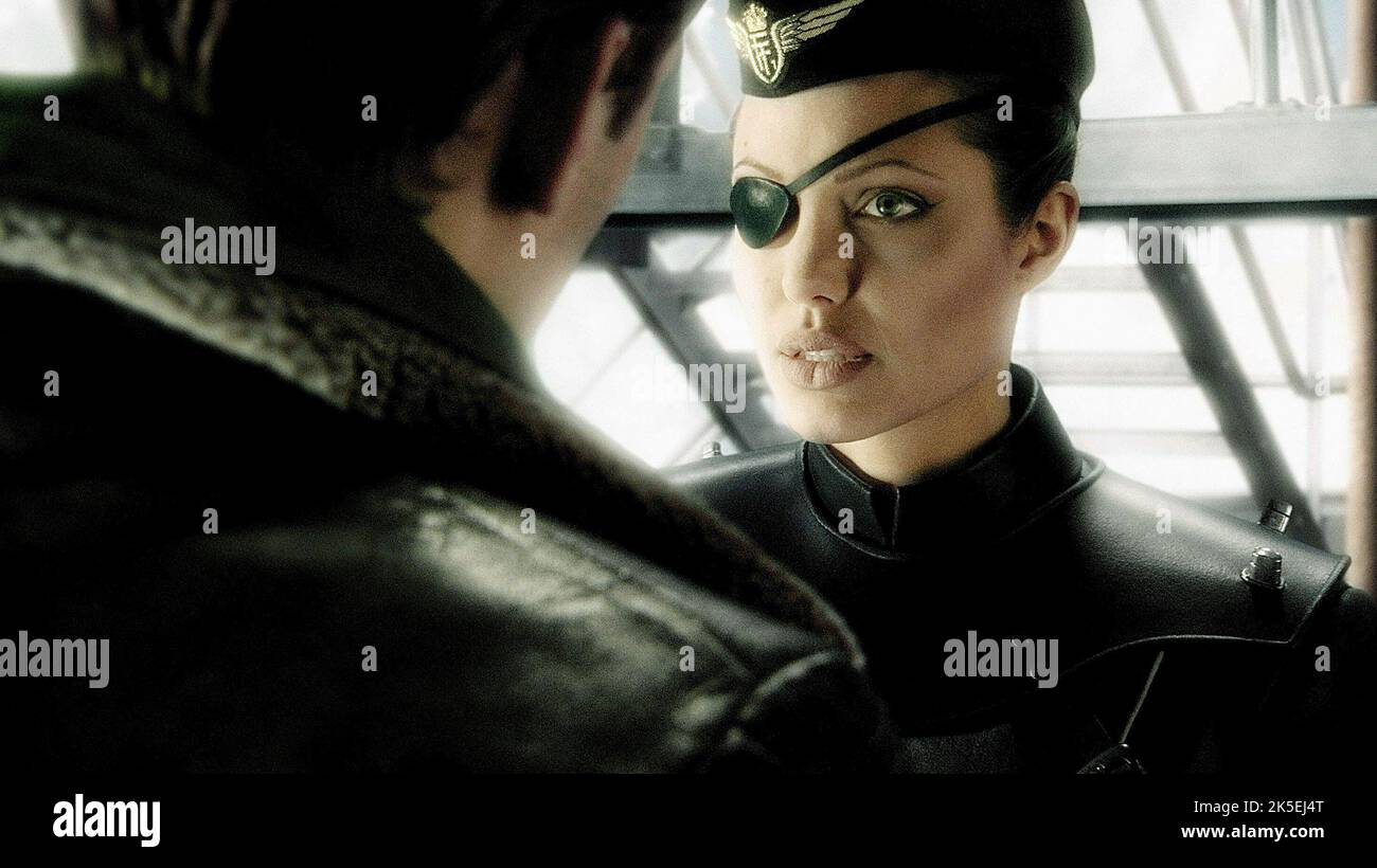 ANGELINA JOLIE, SKY CAPTAIN AND THE WORLD OF TOMORROW, 2004 Stock Photo ...