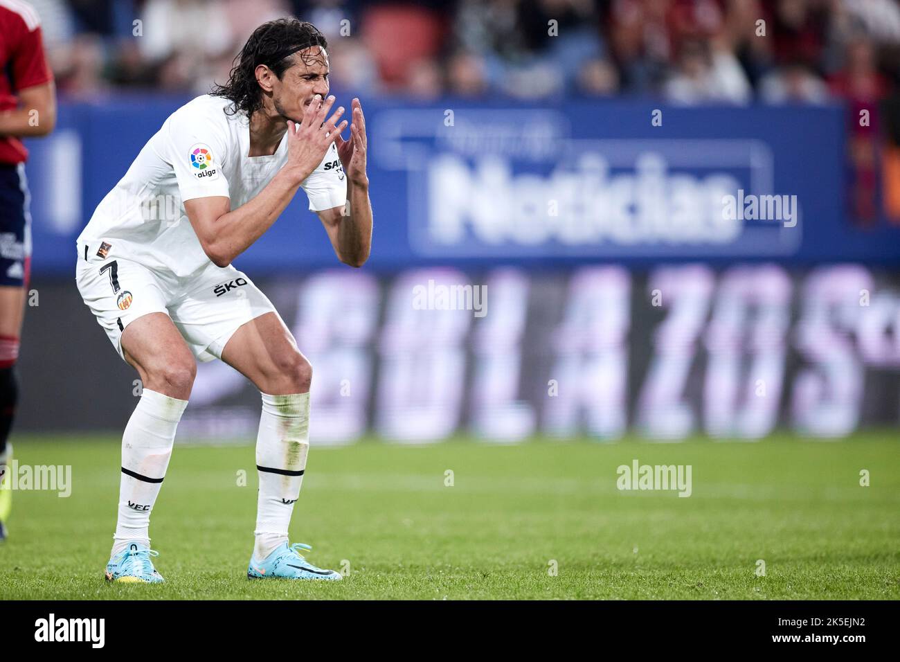 PAMPLONA, SPAIN - OCTOBER 07: Edison Cavani of Valencia CF reacts ...