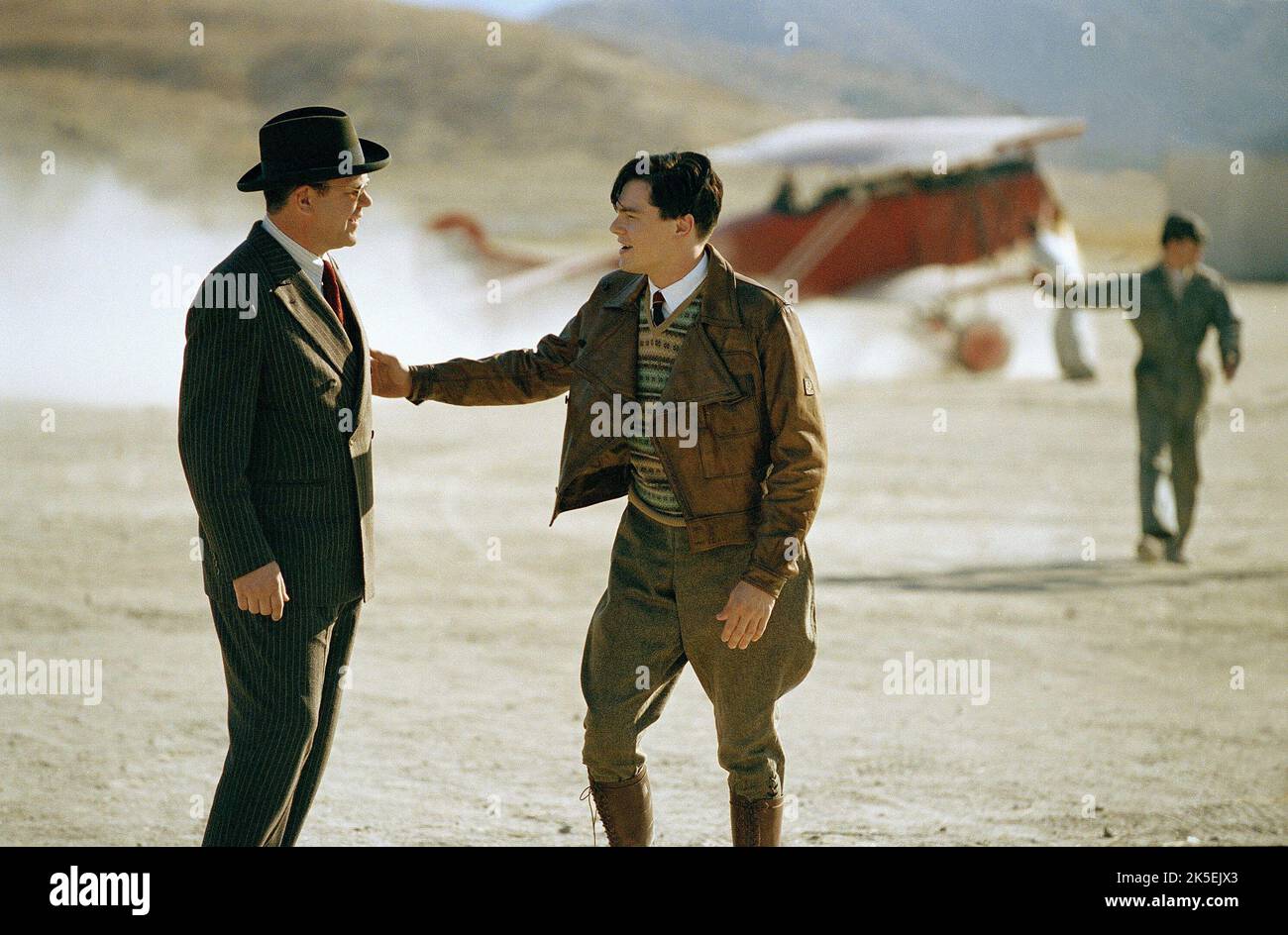 Aviator leonardo dicaprio hi-res stock photography and images - Alamy