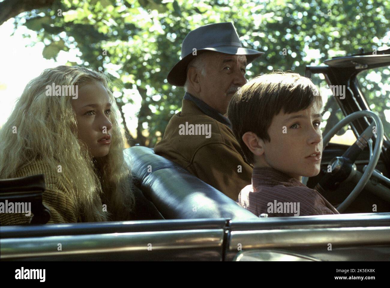 PANETTIERE,MUELLER-STAHL,KELLEY, THE DUST FACTORY, 2004 Stock Photo - Alamy