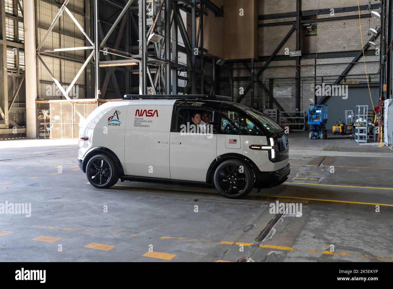 A concept design of a crew transportation vehicle (CTV) for Artemis ...