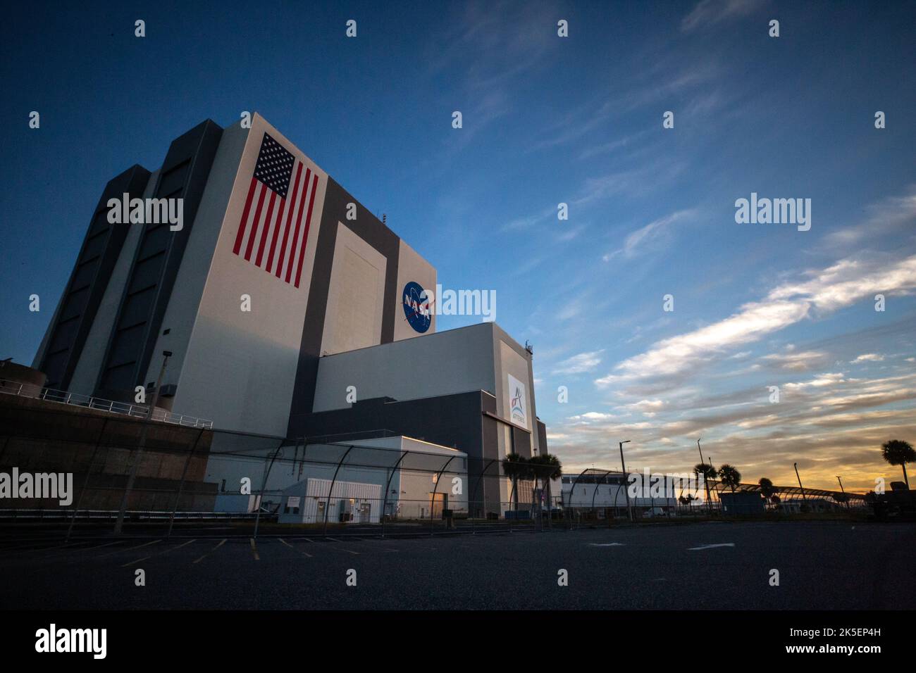 A view of the Vehicle Assembly Building (VAB) at NASA’s Kennedy Space ...