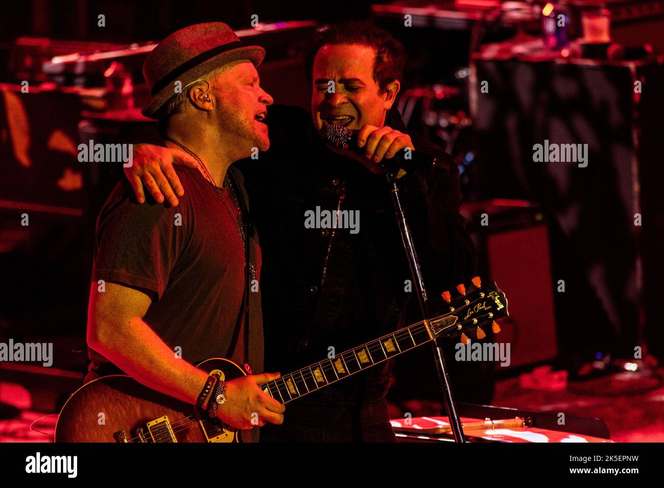 Counting crows milano hi-res stock photography and images - Alamy