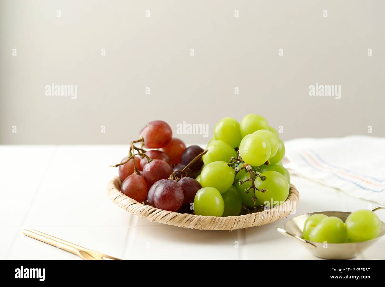 Shine muscat grape hi-res stock photography and images - Alamy