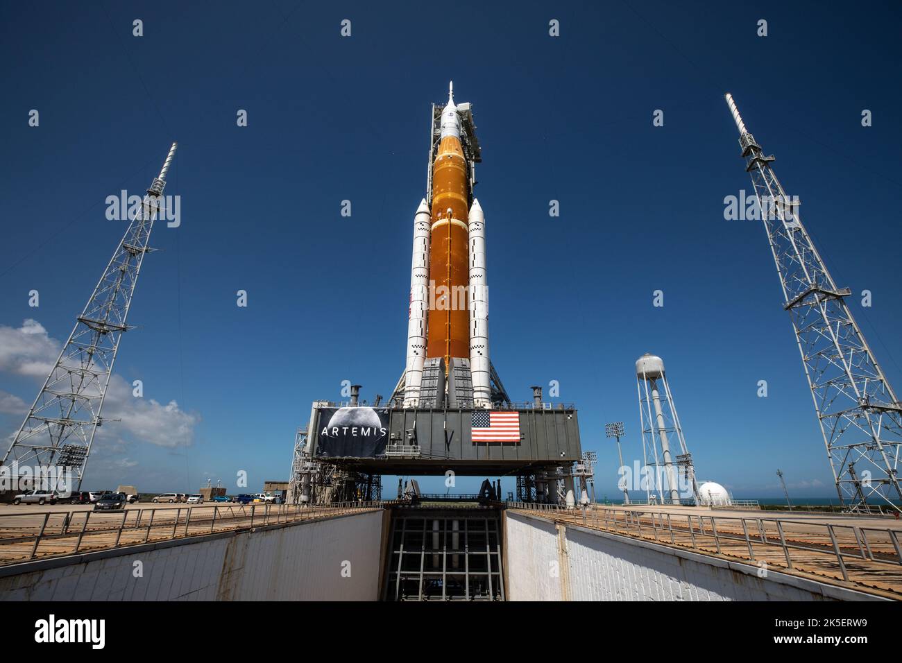 Launch pad 39b flame hi-res stock photography and images - Alamy
