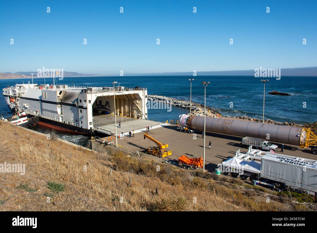 Atlas v rocket booster hi-res stock photography and images - Alamy