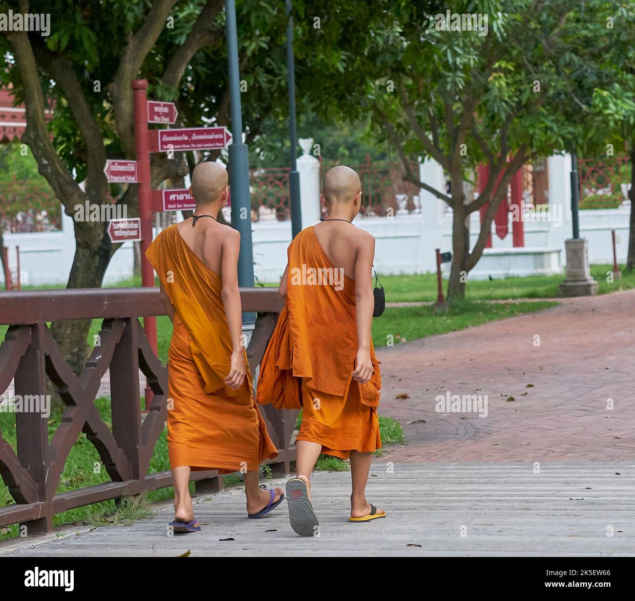 Monks walking and chatting hi-res stock photography and images - Alamy