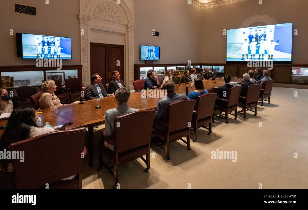 NASA’s SpaceX Crew-2 astronauts meet with National Geographic ...