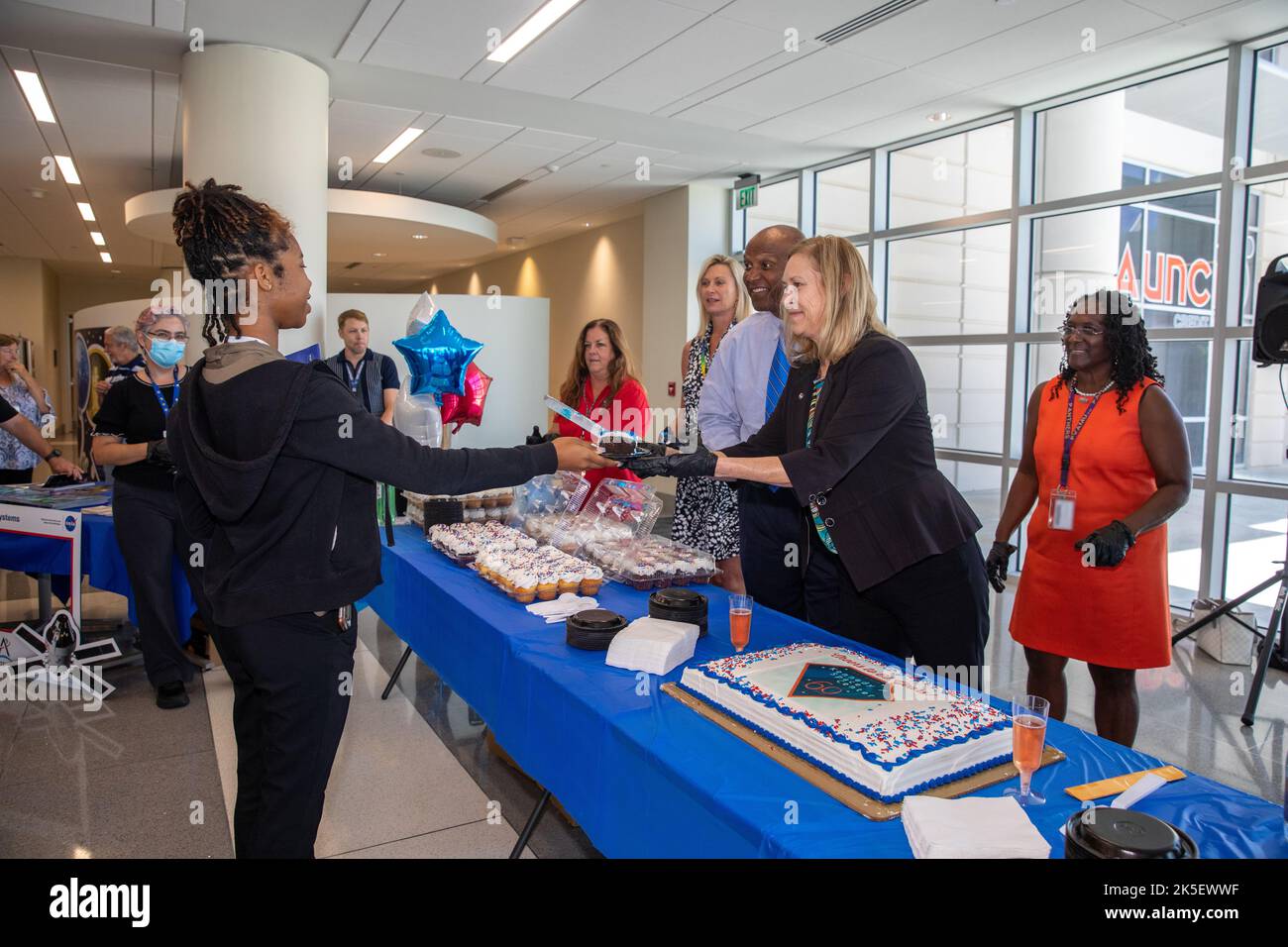 Launch operations center hi-res stock photography and images - Alamy