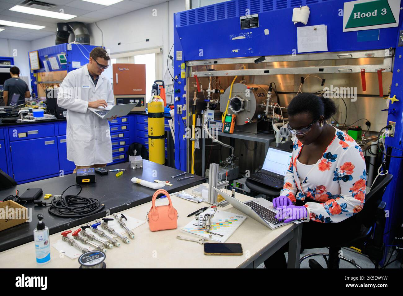 Molten regolith electrolysis hi-res stock photography and images - Alamy