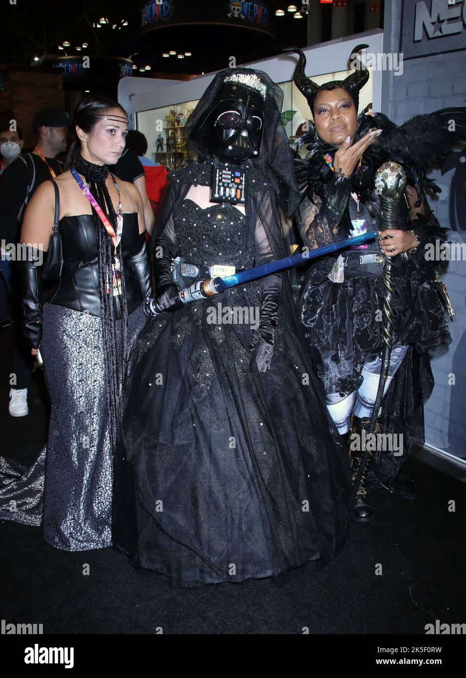 New York, NY, USA. 7th Oct, 2022. Cosplayer at New York Comic Con 2022 ...