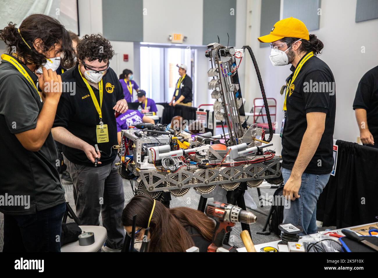 Students from California State University, Long Beach, prepare their ...