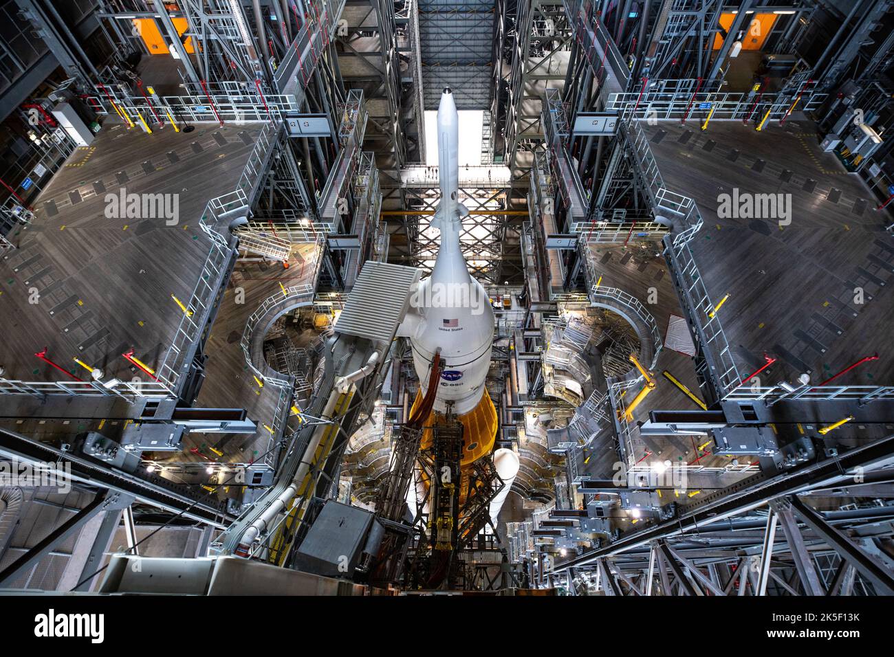 NASA’s Space Launch System and Orion spacecraft atop the mobile ...