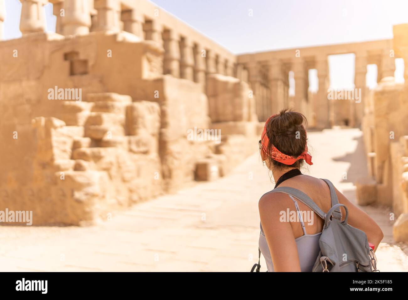 Tourist gazing an ancient egyptian temple in Luxor Stock Photo - Alamy