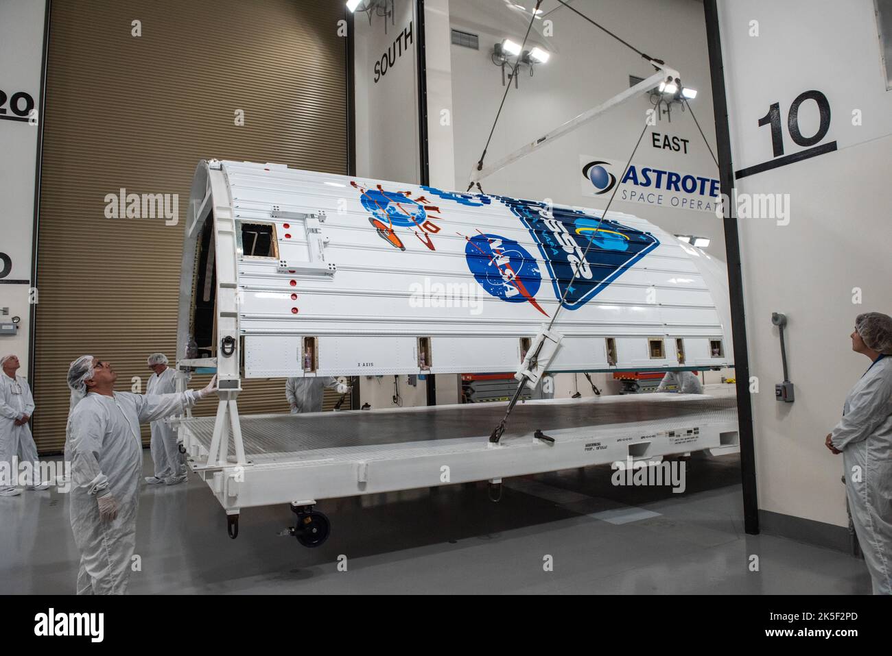 Astrotech payload processing facility hi-res stock photography and ...