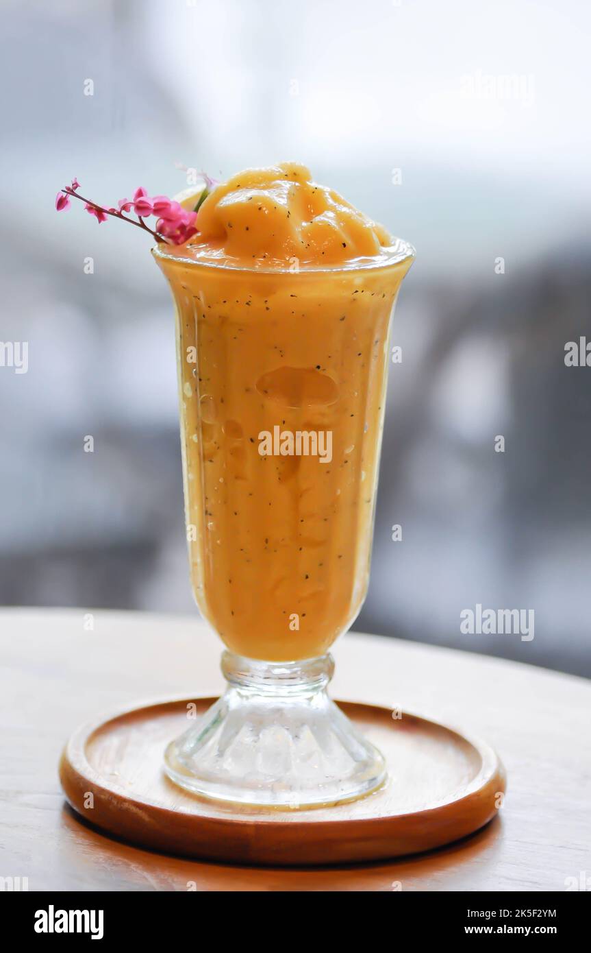 passion fruit smoothie , smoothie or lemon and passion fruit smoothie ...