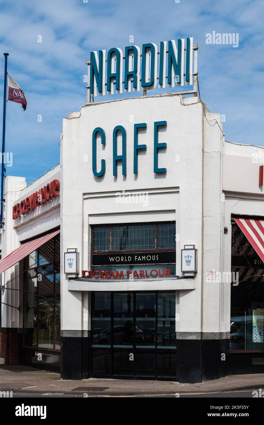 Nardini's at largs hi-res stock photography and images - Alamy