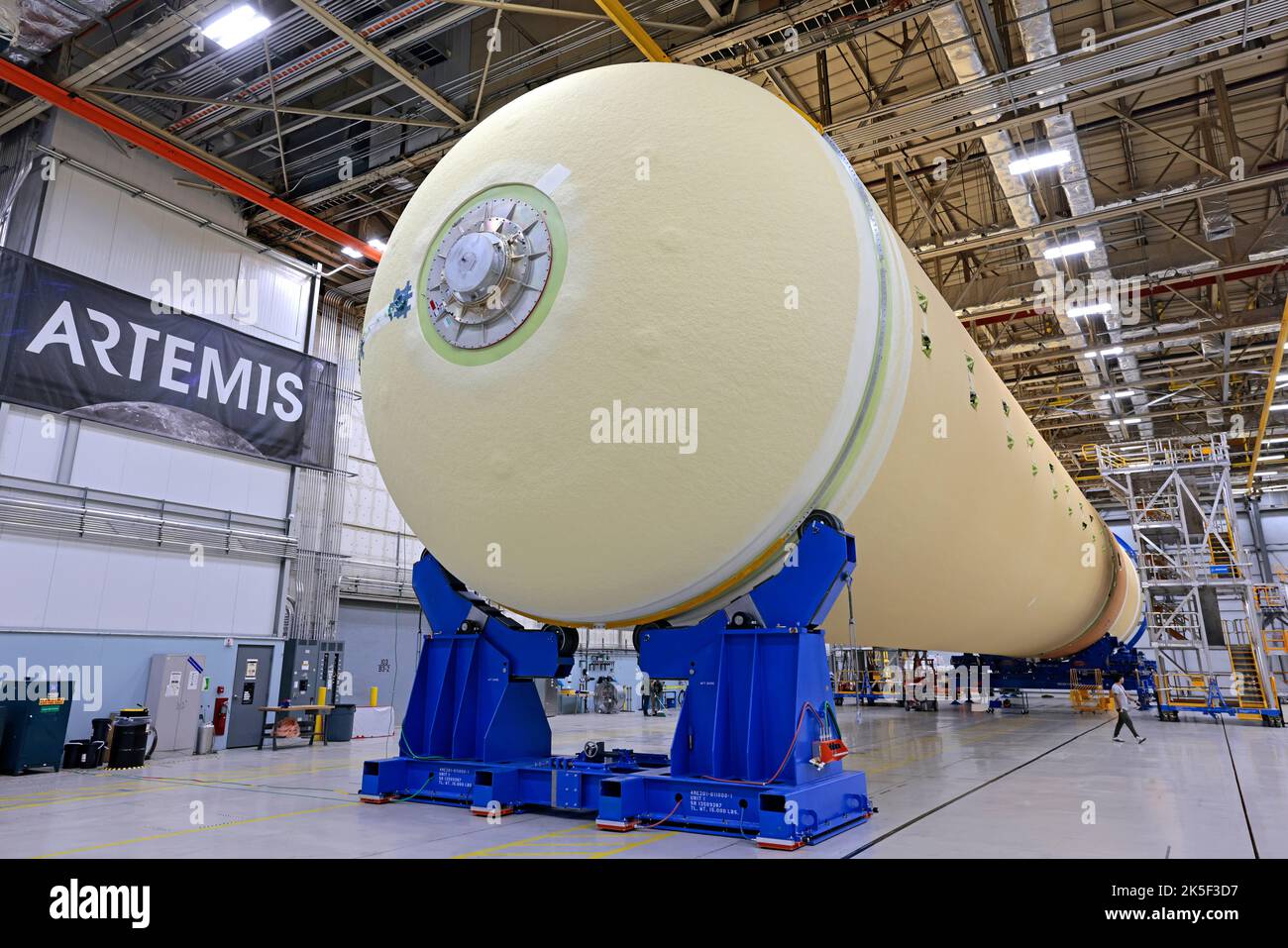 NASA completed the assembly of the SLS rocket’s core stage forward ...