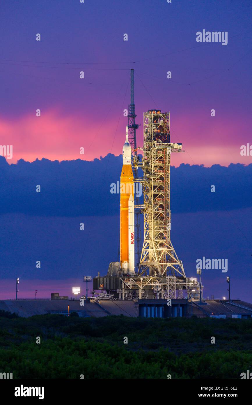 NASA’s Space Launch System (SLS) rocket with the Orion spacecraft ...