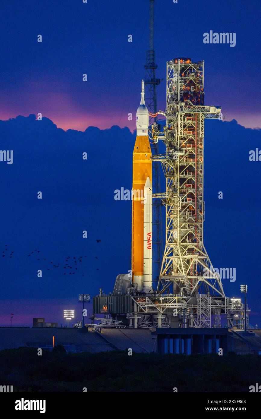 NASA’s Space Launch System (SLS) rocket with the Orion spacecraft ...