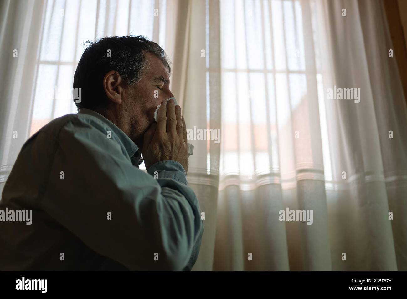 Cold man sick tissue hi-res stock photography and images - Alamy