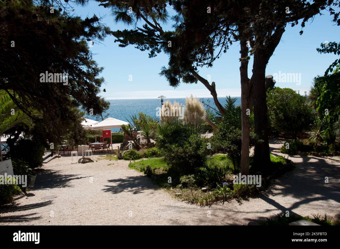 Waterside cafe hi-res stock photography and images - Alamy
