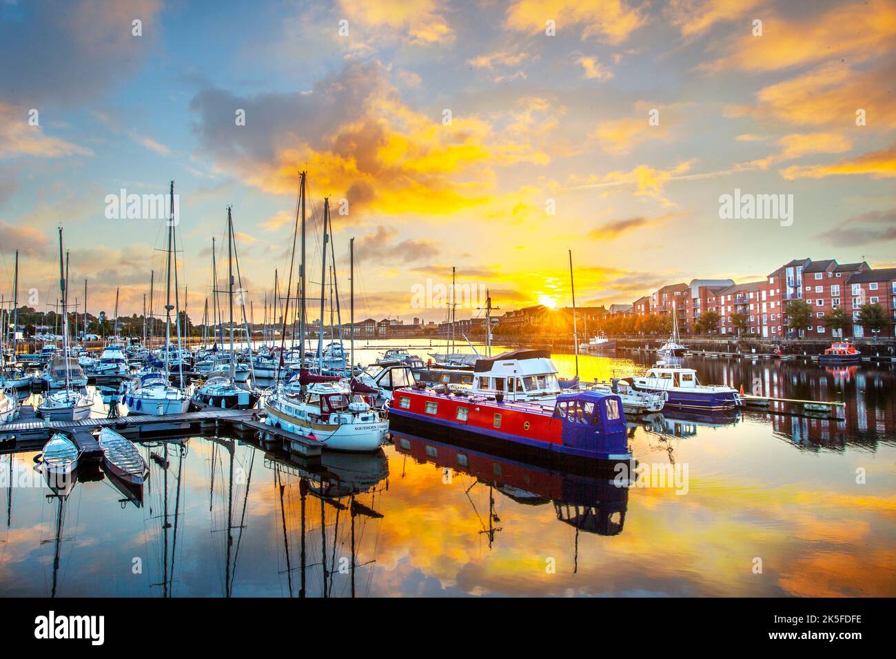 Preston Lancashire. UK Weather; 8 October 2022. Dry & bright and chilly ...