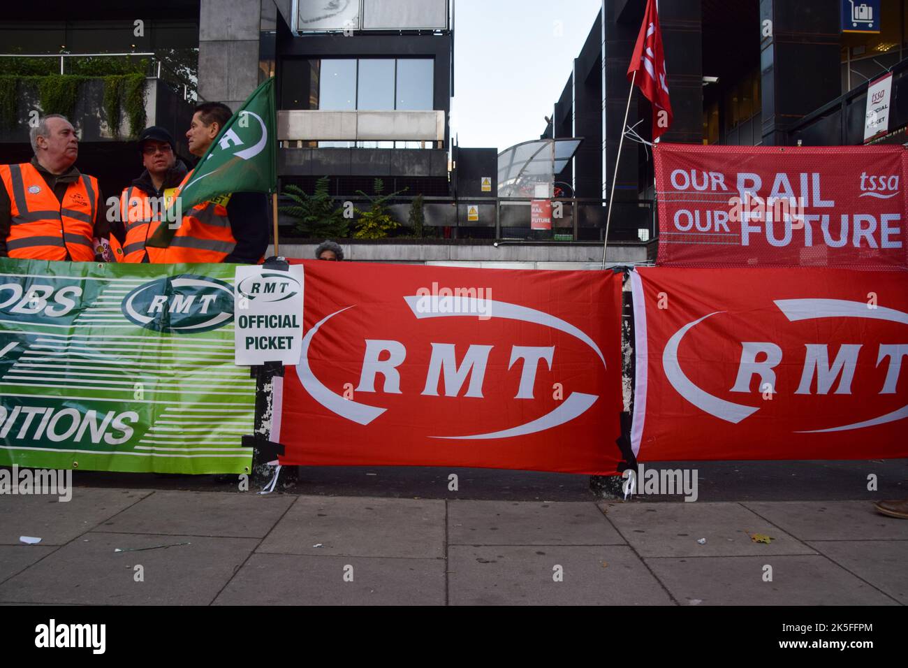 London, UK. 8th October 2022. RMT and TSSA picket line outside Euston ...