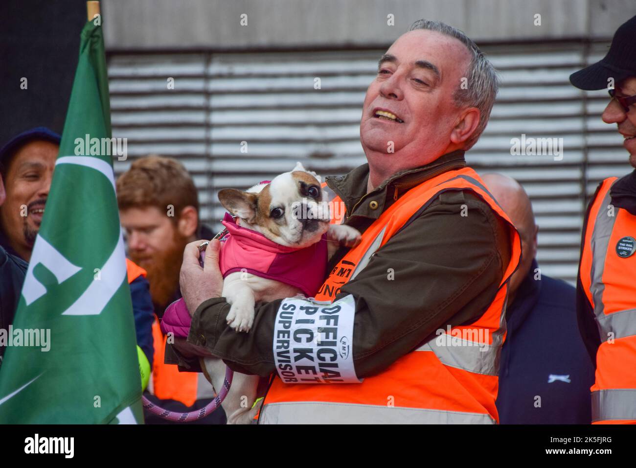 Picket line at euston station hi-res stock photography and images - Alamy