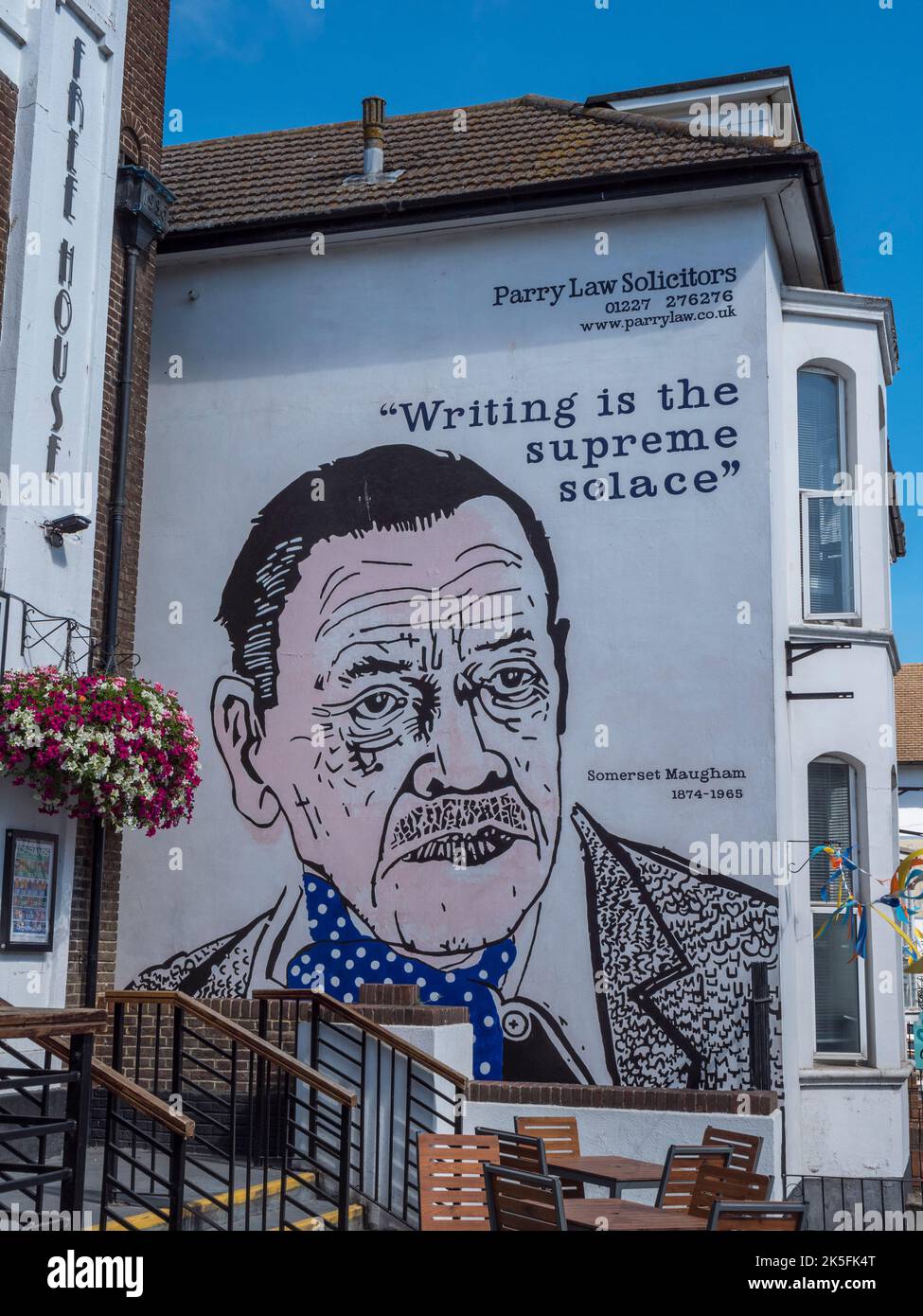 Somerset maugham writing hi-res stock photography and images - Alamy