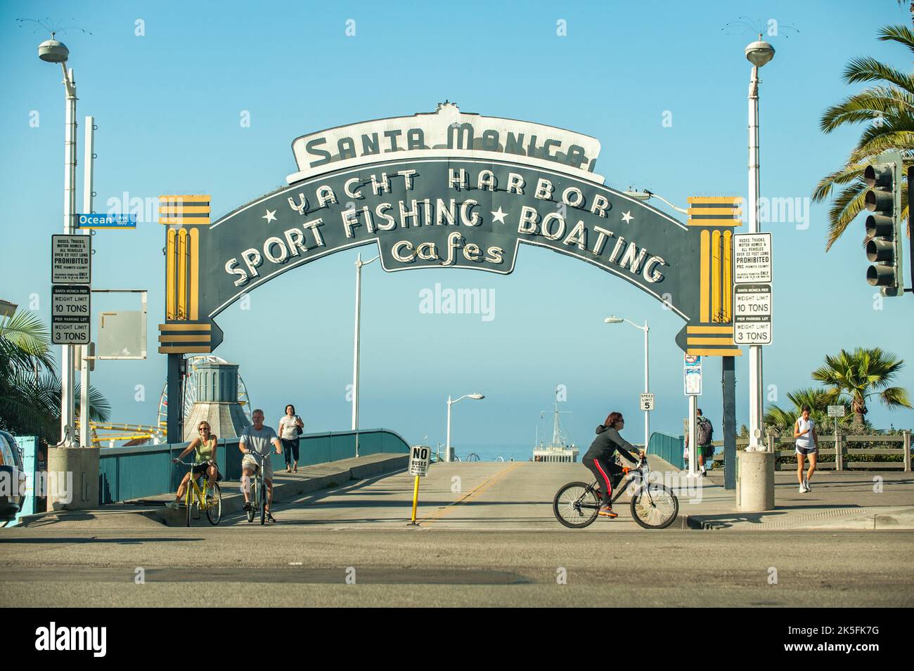 Entrance to iconic Santa Monica Pier on the pacific coast beach in ...