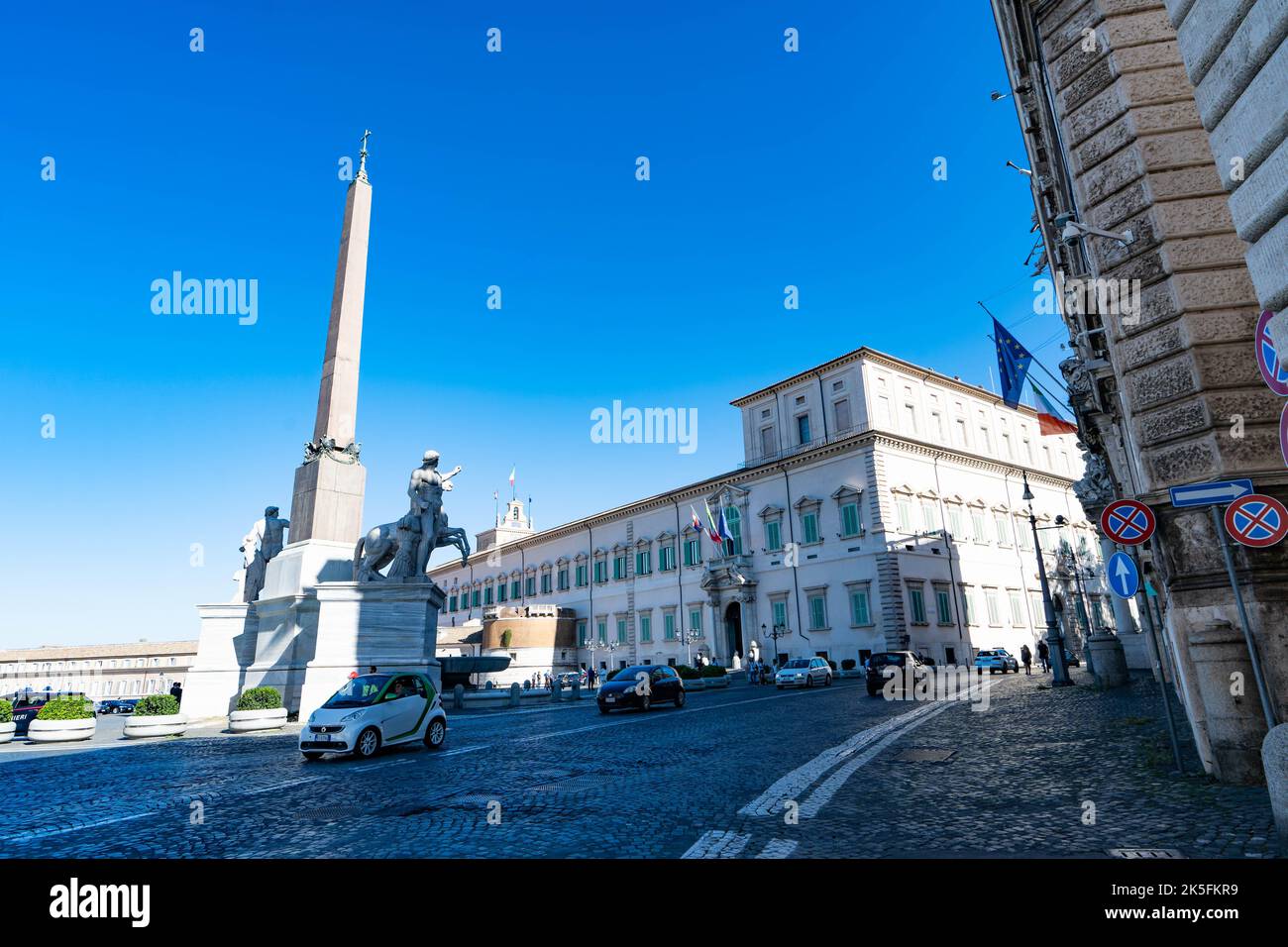 Piazza quirinal quirinale palace hi-res stock photography and images ...