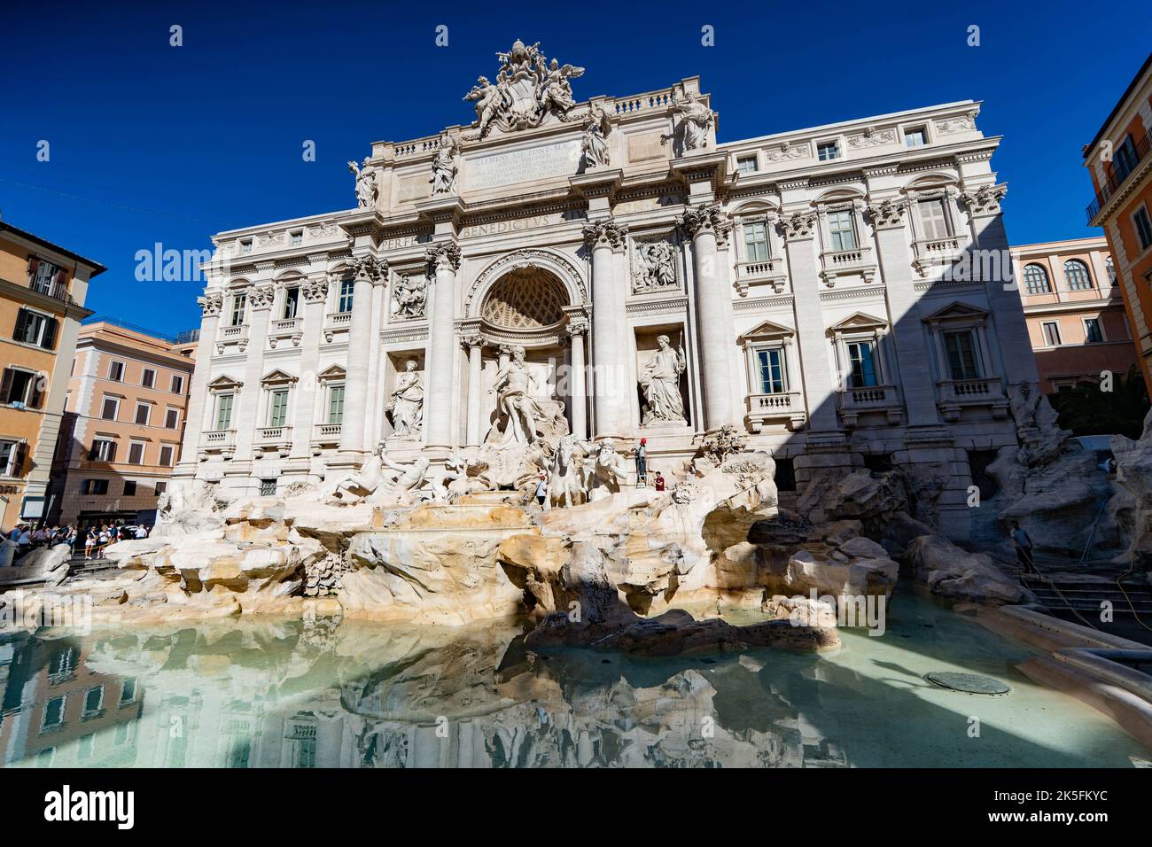 Cleaning fountain hi-res stock photography and images - Alamy