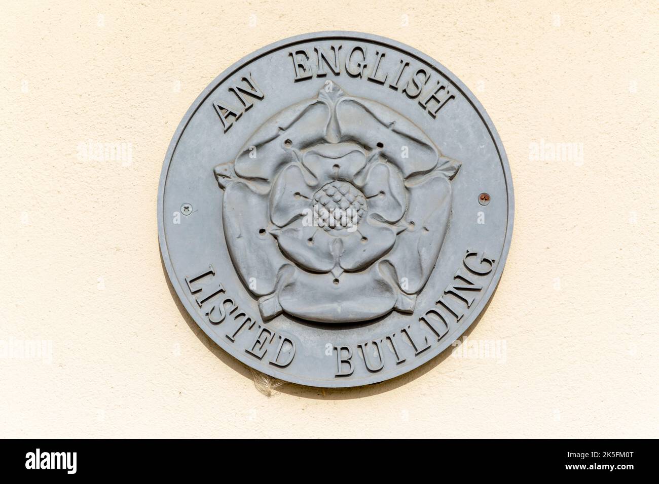 An english listed building sign hi-res stock photography and images - Alamy