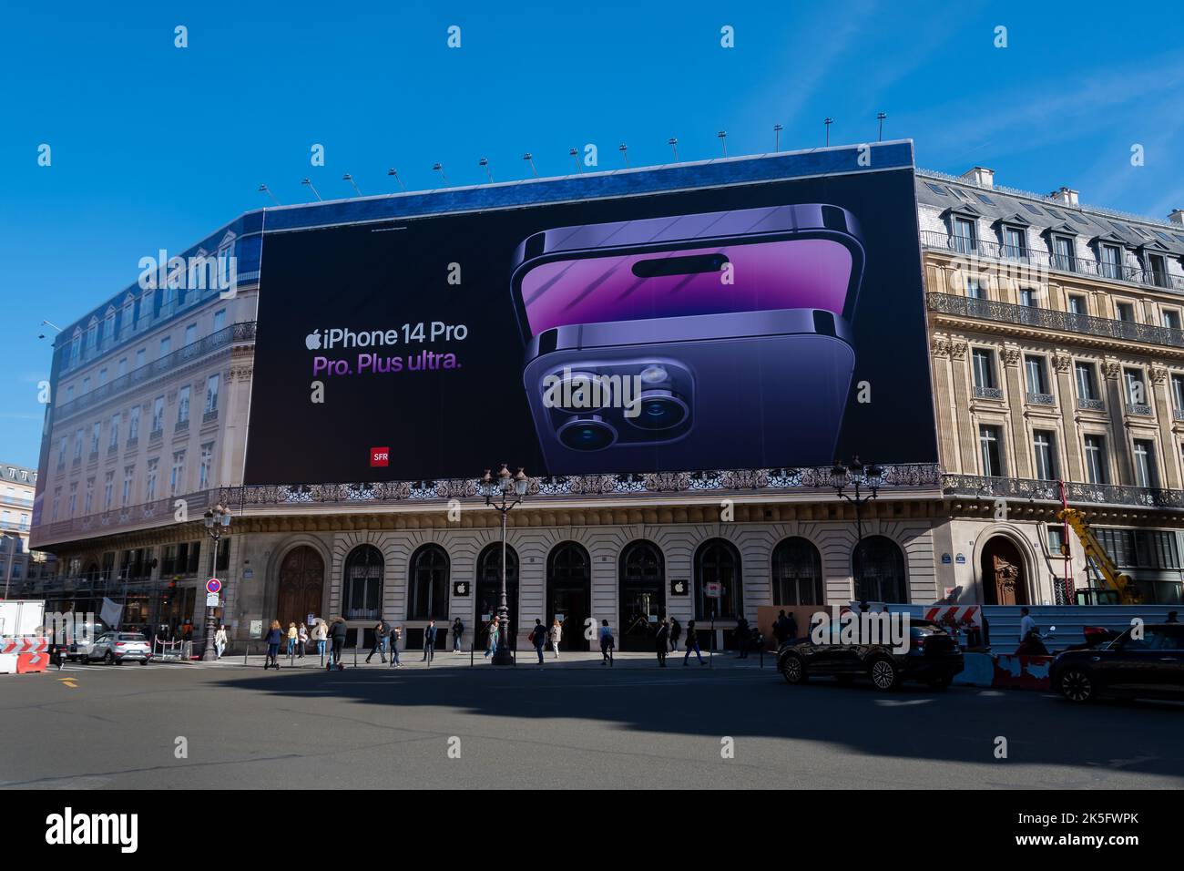 iPhone 14 Pro advertising poster covering the scaffoldings of the ...