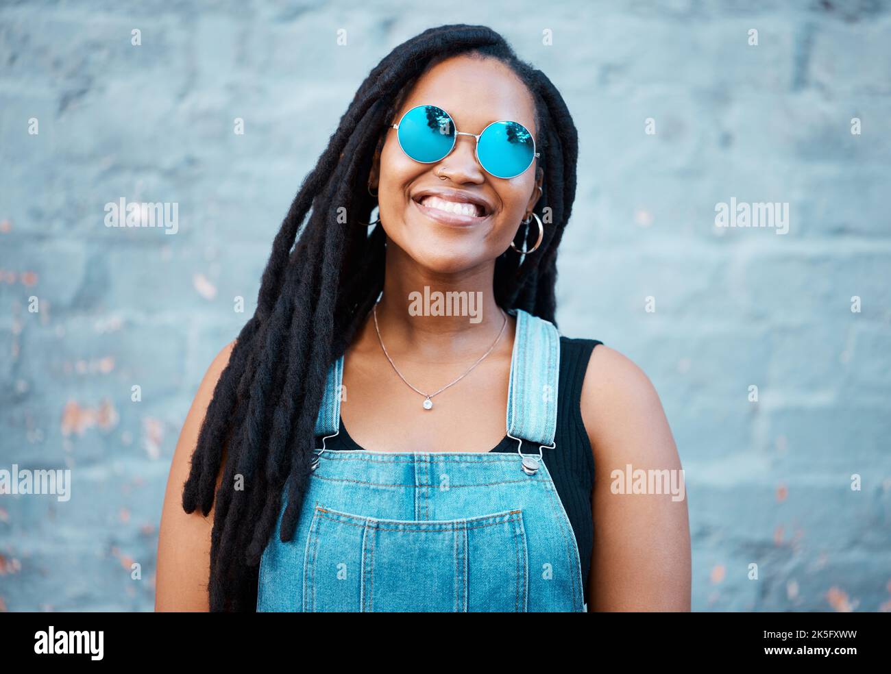 Fashion Model Face Sunglasses