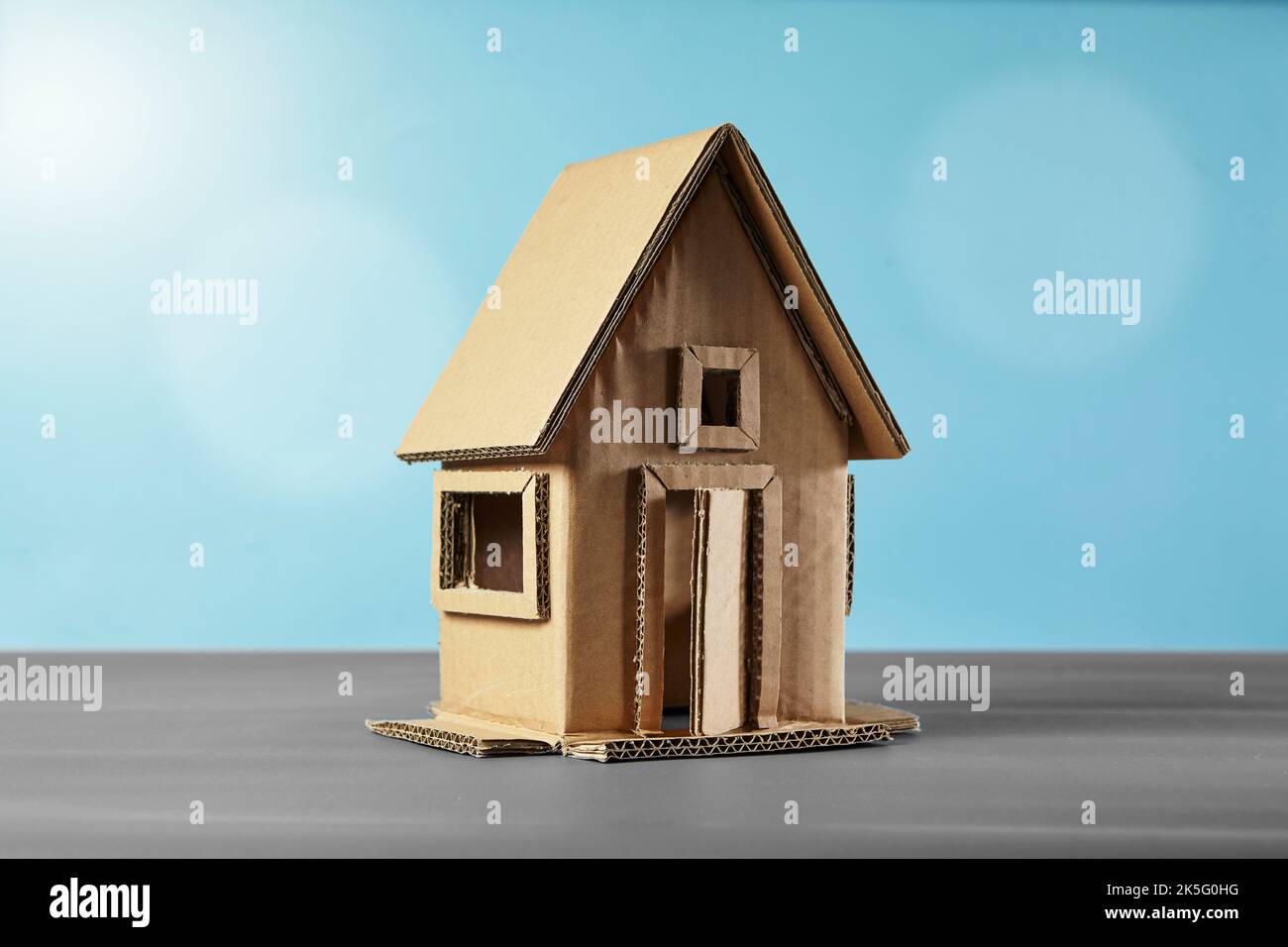 Cardboard model architecture hi-res stock photography and images - Alamy