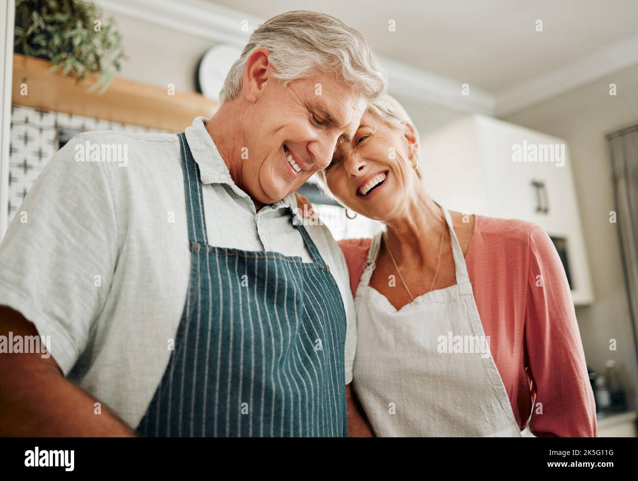 Old lady wearing apron hi-res stock photography and images - Alamy