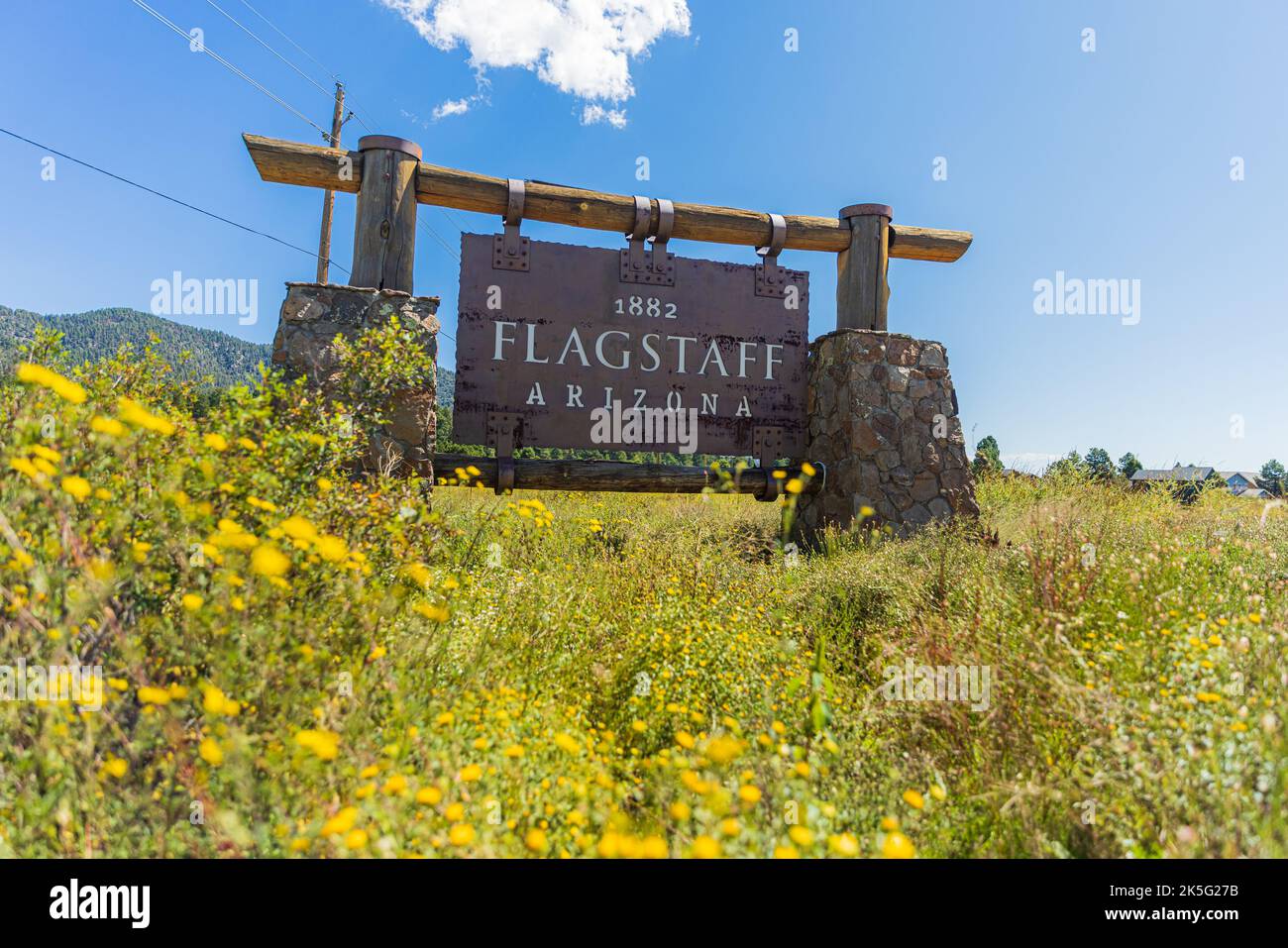 Rustic sign at the town limits of Flagstaff, Arizona Stock Photo - Alamy