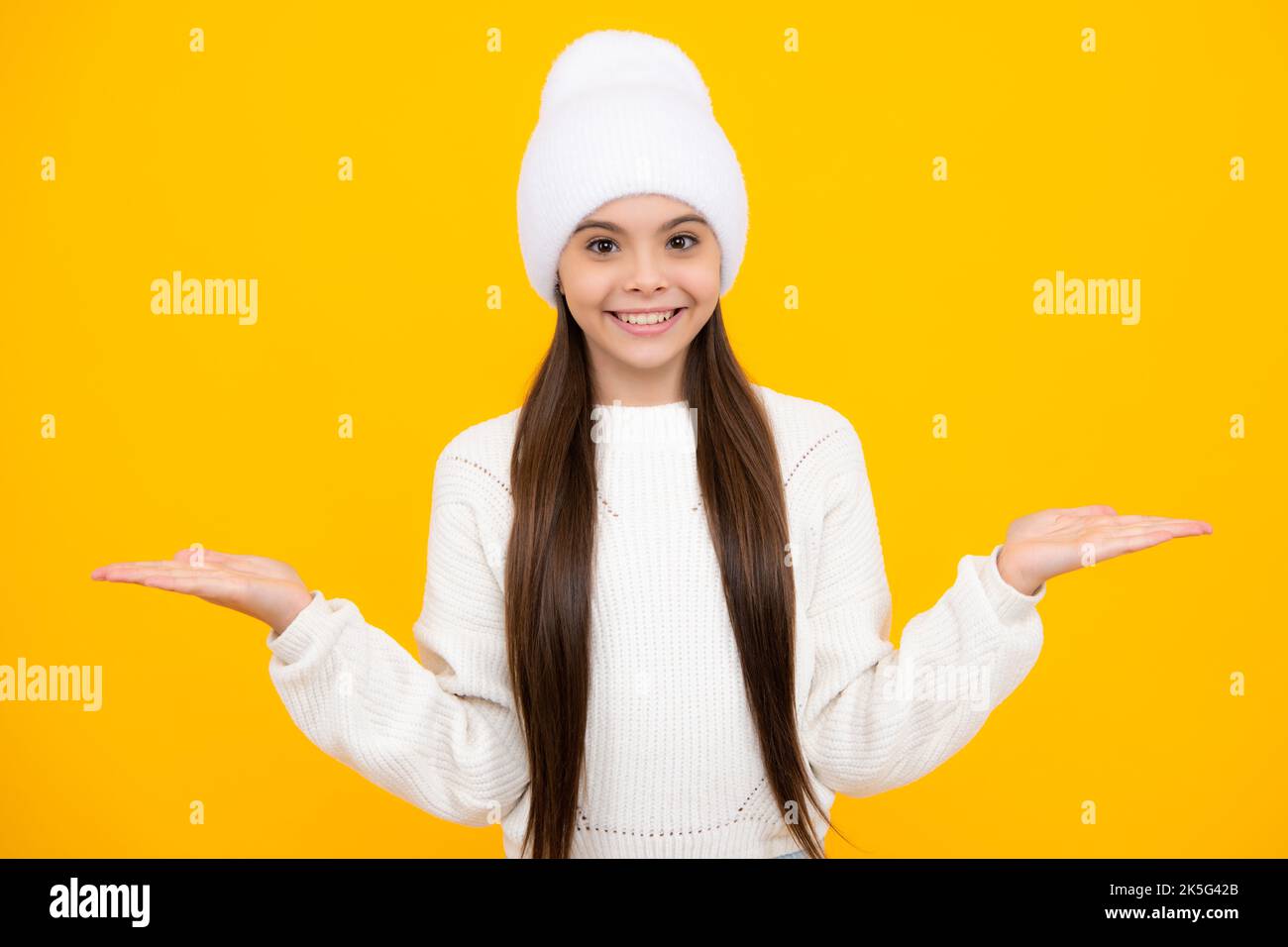 Close-up portrait of her she nice cute attractive cheerful amazed girl ...
