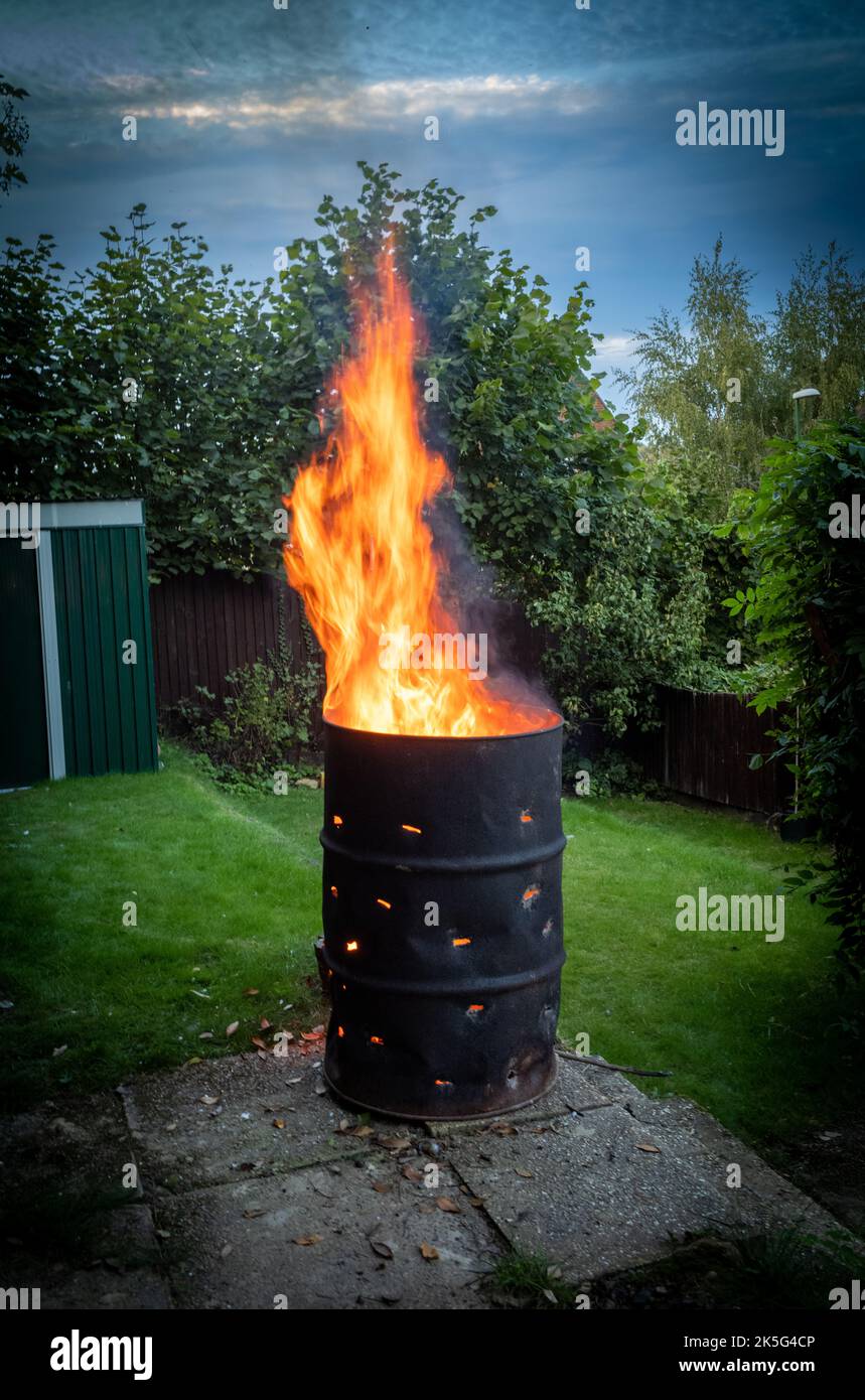 Fire burning in oil drum hi-res stock photography and images - Alamy