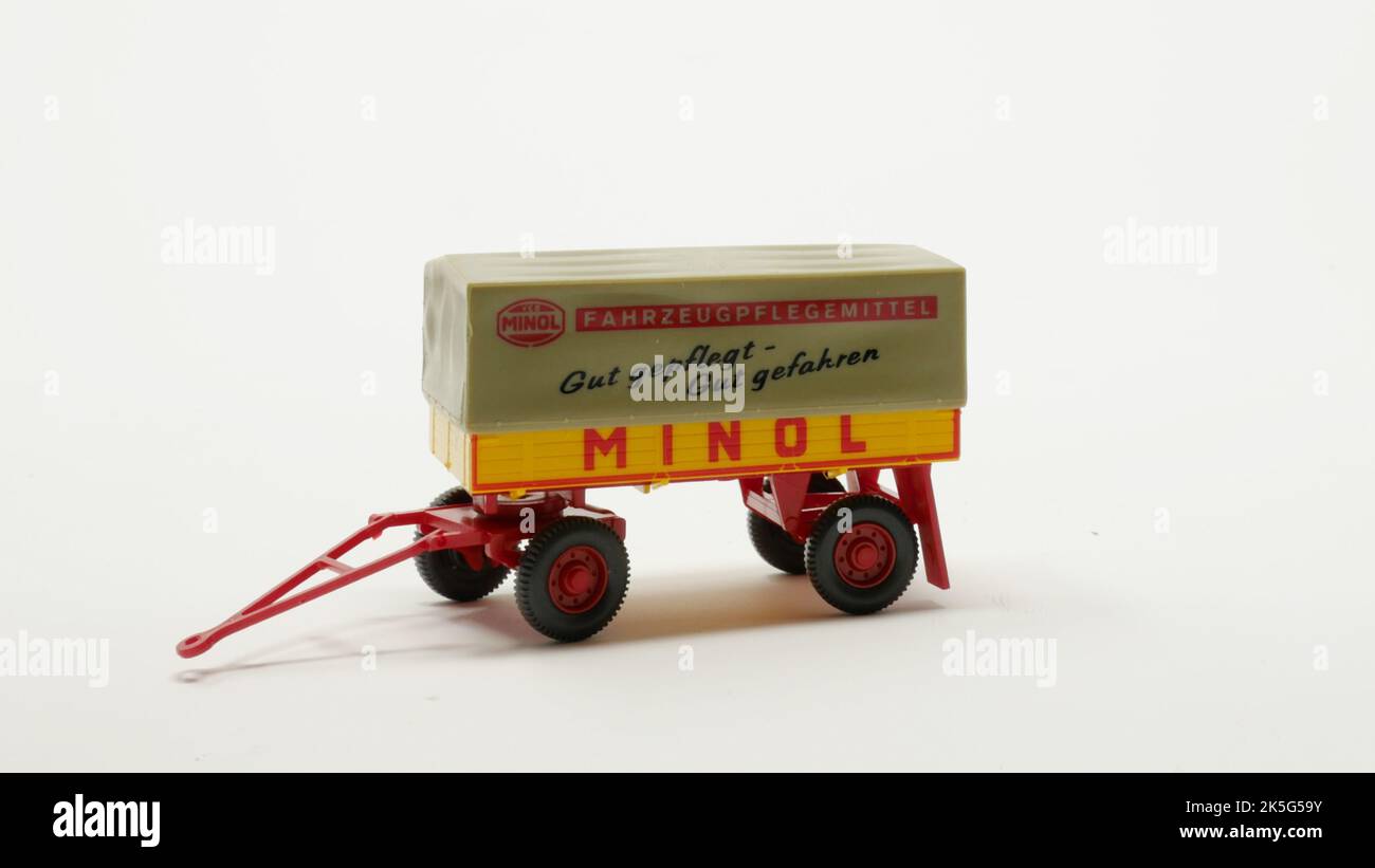 Automodell DDR Anhänger IFA E2 Pritsche mit Plane MINOL, Maßstab 1/87 ...