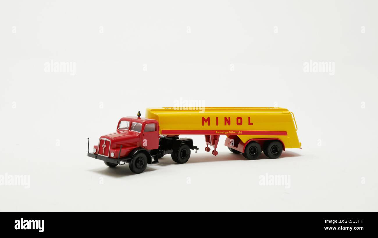 Automodell DDR IFA S6 Gigant Tanksattelzug Auflieger Hunger Frankenberg ...