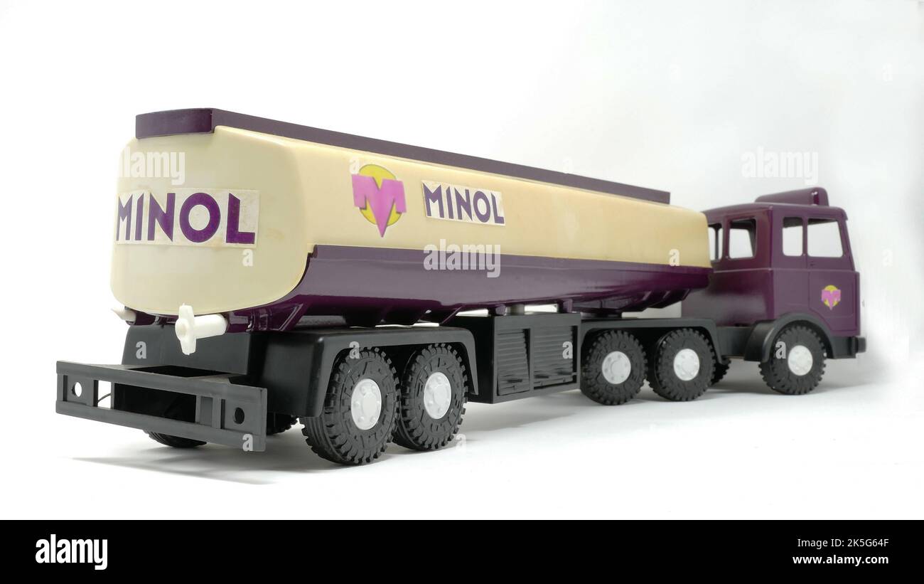 Automodell DDR Volvo F 10 / F 12 Tanksattelzug MINOL, Handmuster HC ...