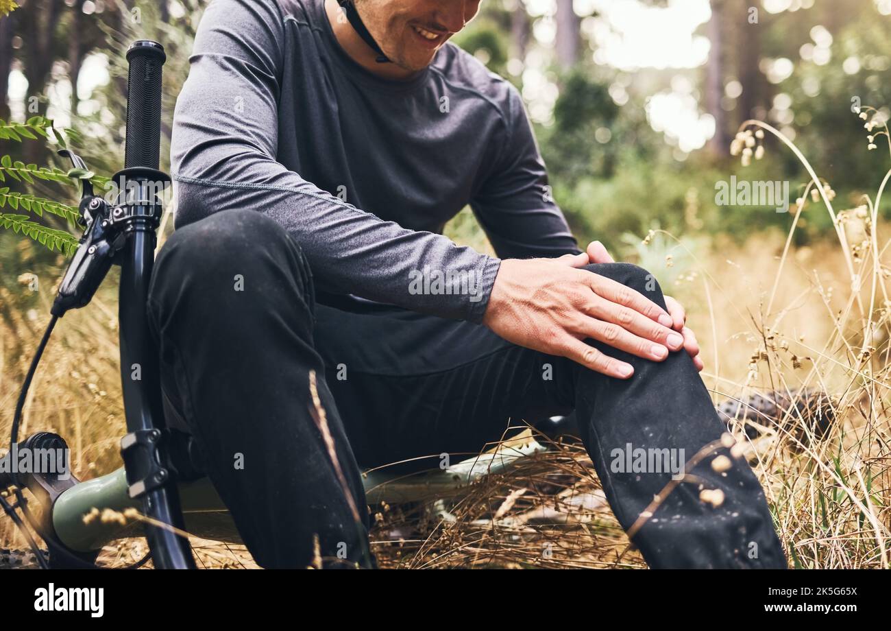 Cycling with bad knee hi-res stock photography and images - Alamy