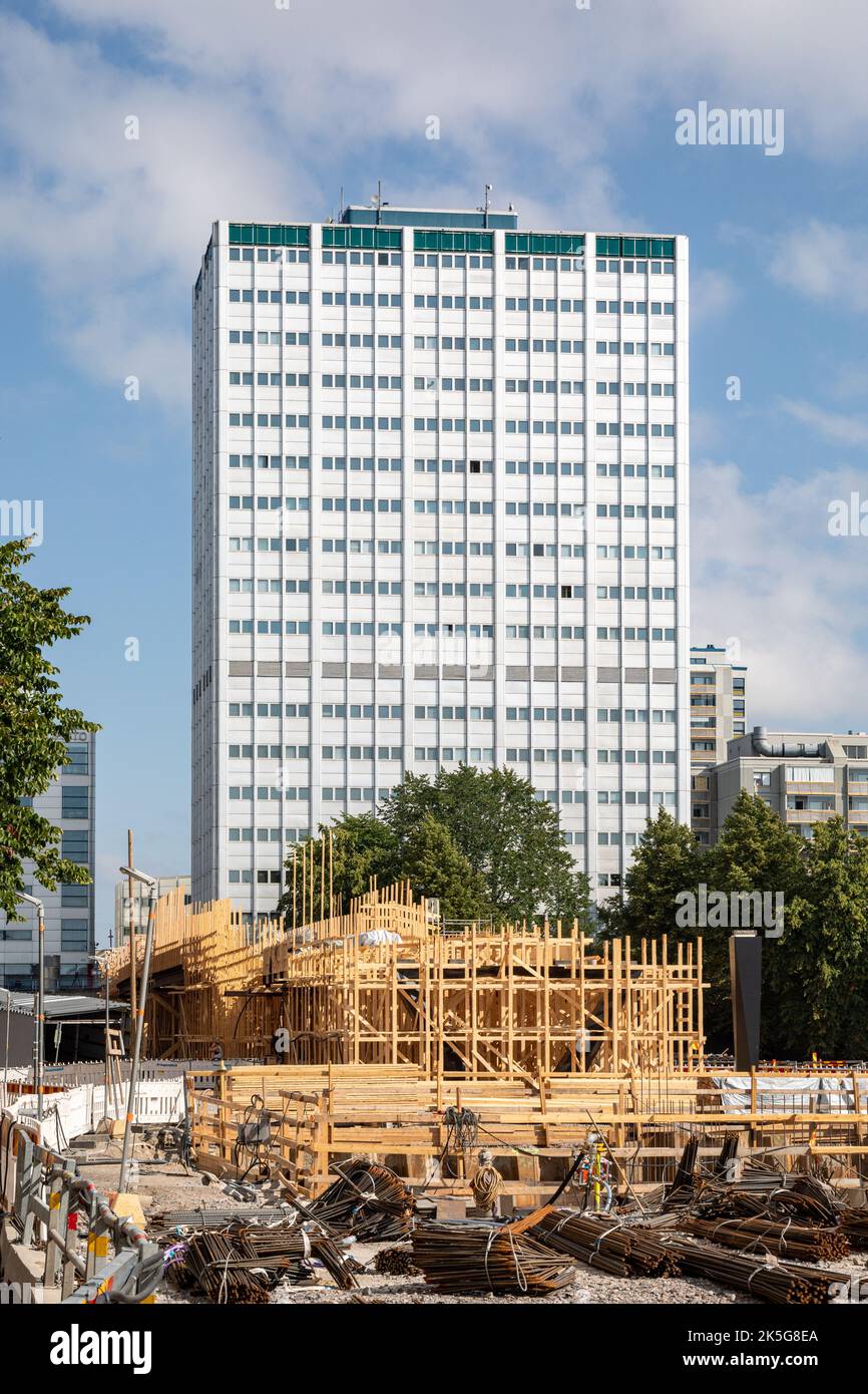 Uusi Näkinsilta footbridge between Merihaka and Hakaniemi under ...