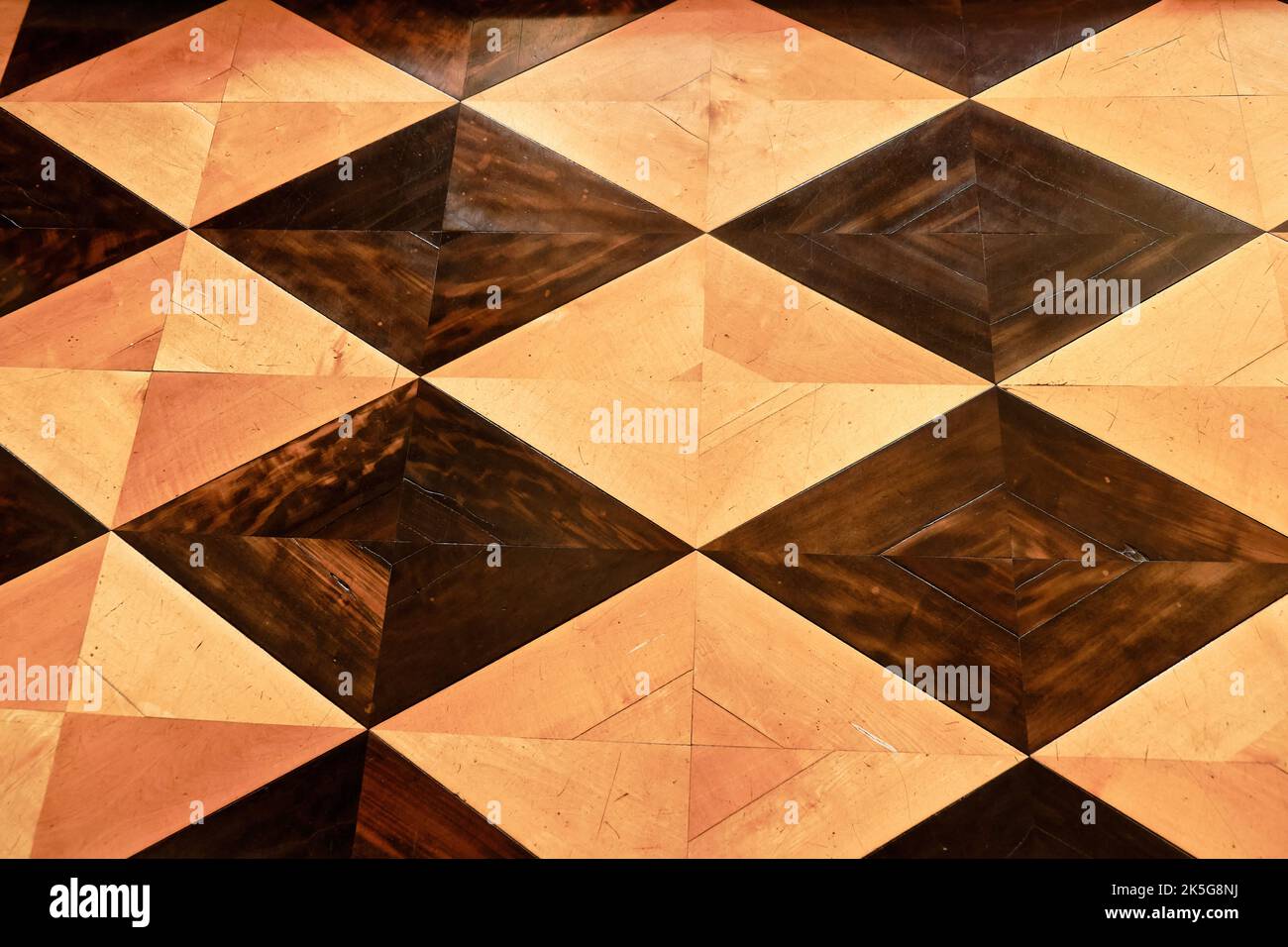 Checkerboard light pattern hi-res stock photography and images - Alamy