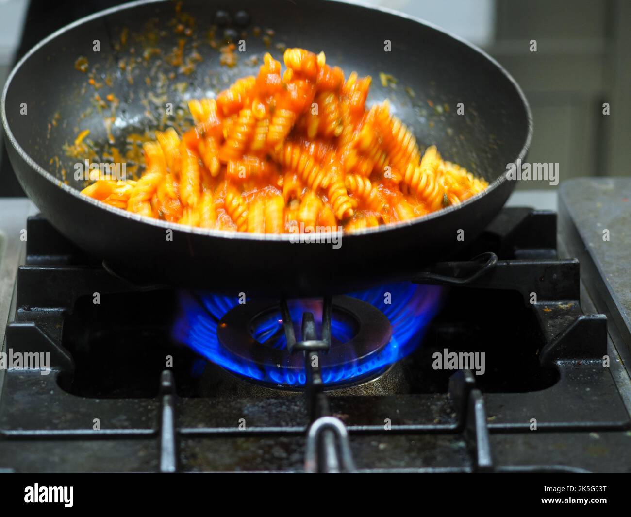 Toss pasta hi-res stock photography and images - Alamy