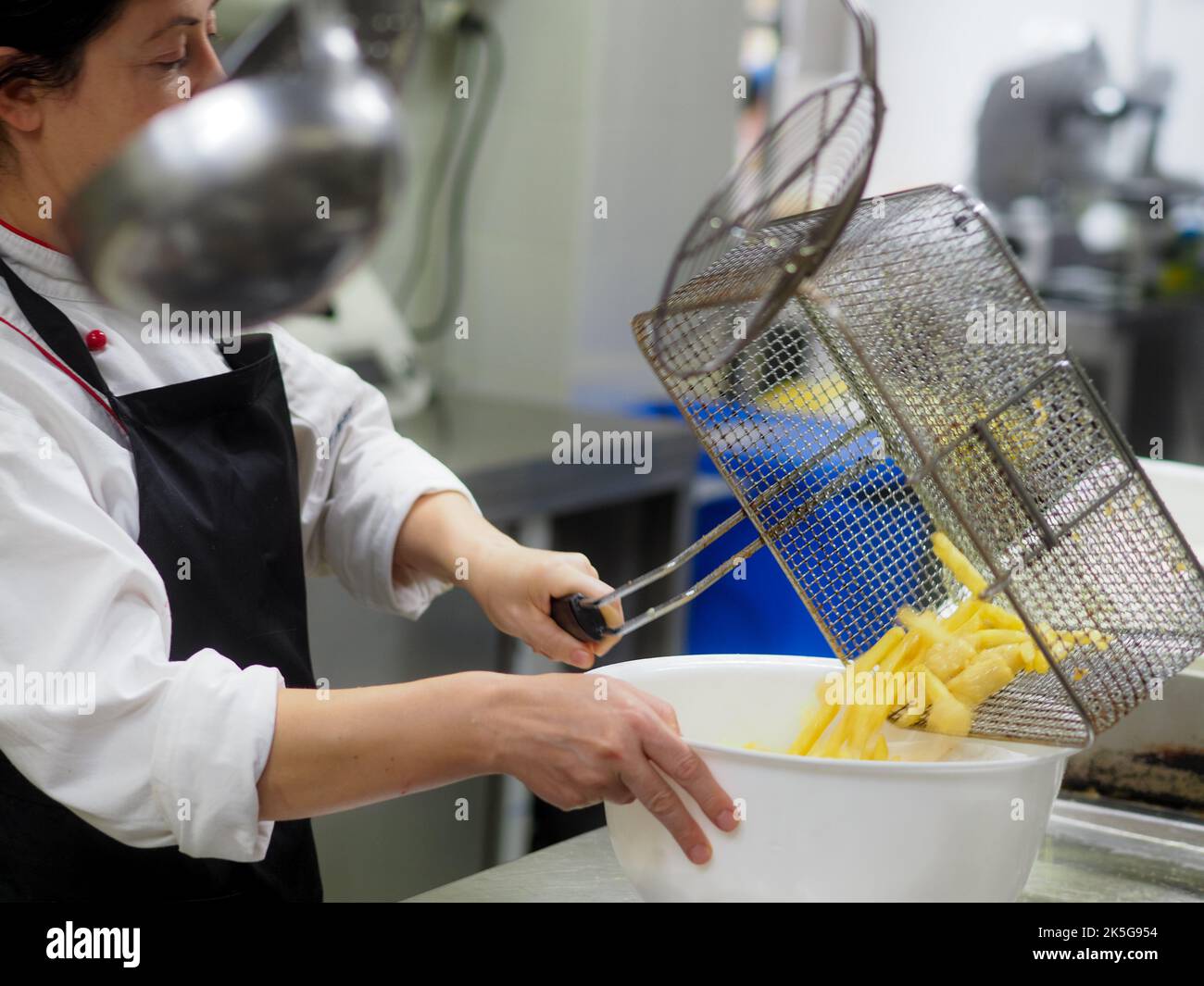 French fries in boiling hi-res stock photography and images - Alamy