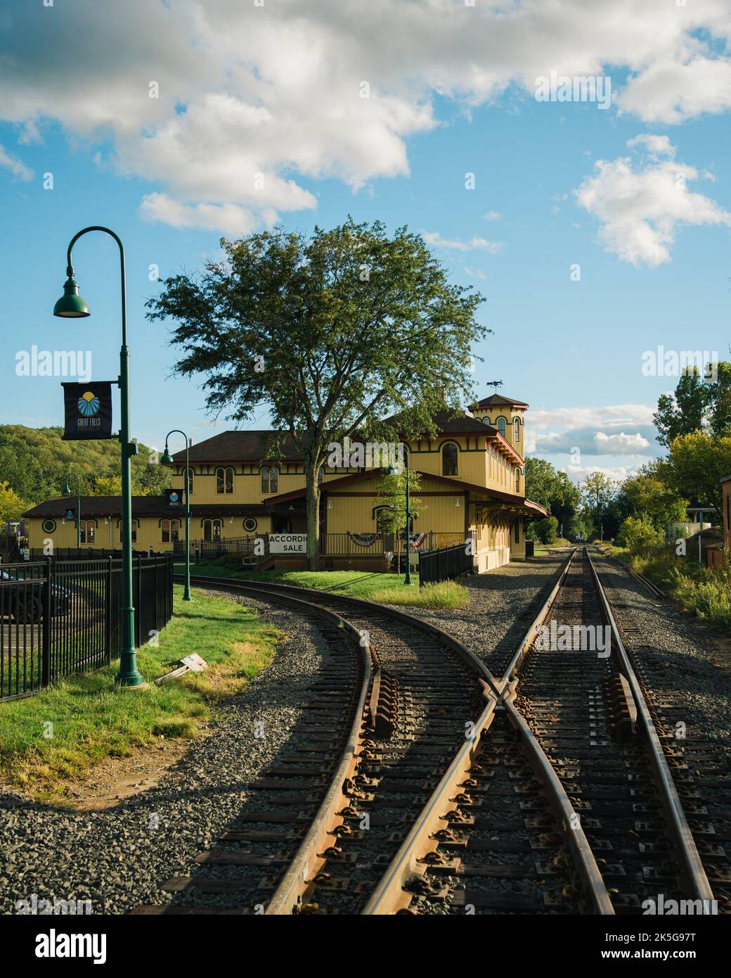 Canaan Union Depot Museum and railroad tracks, Canaan, Connecticut ...